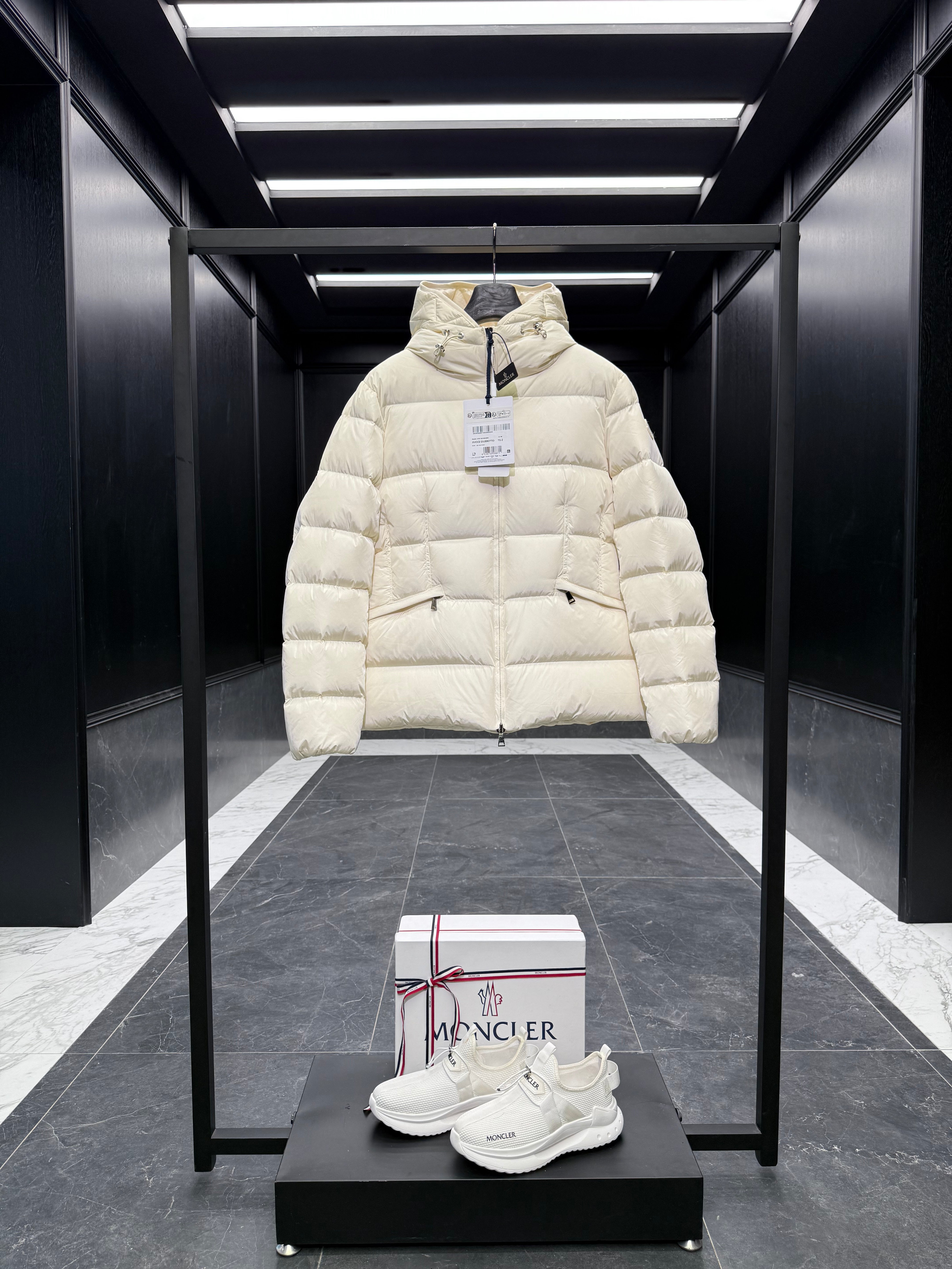 MONC AVOCE JACKET – skladondemand